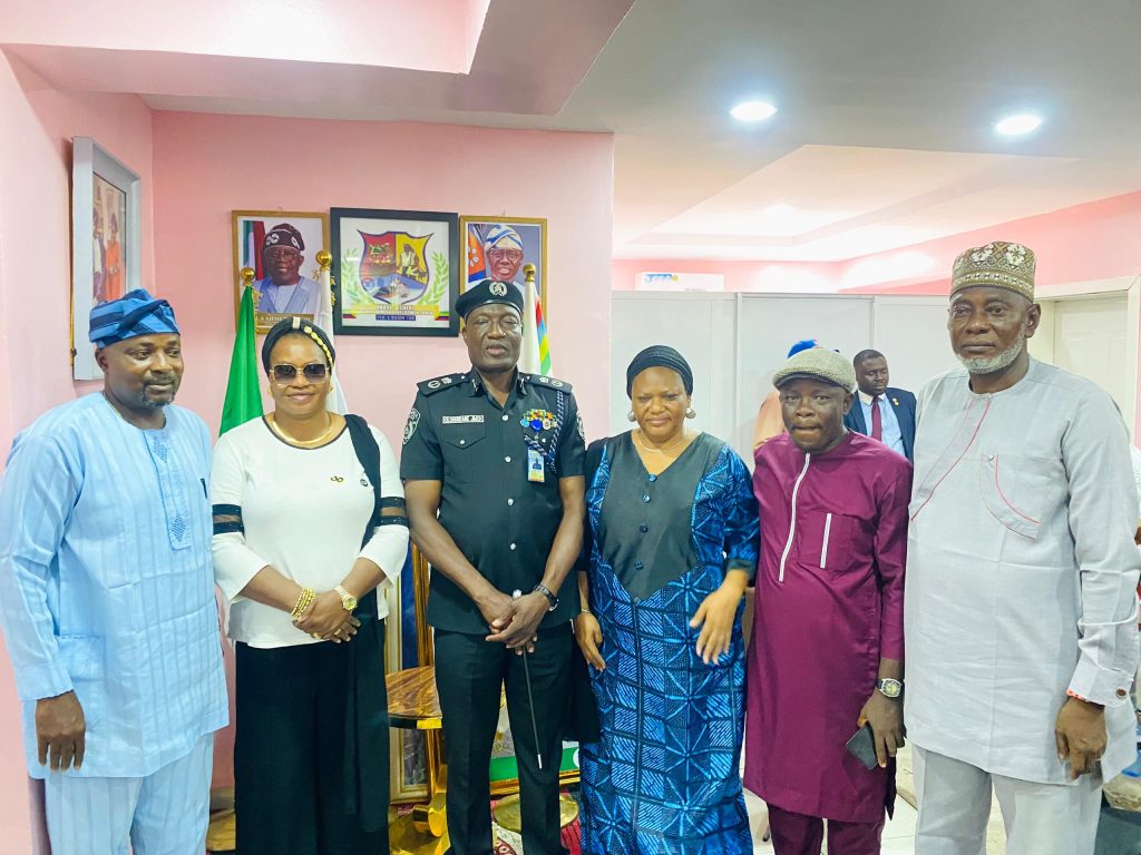 LAGOS COMMISSIONER OF POLICE PAYS COURTESY VISIT TO MAYORESS PRINCESS ...